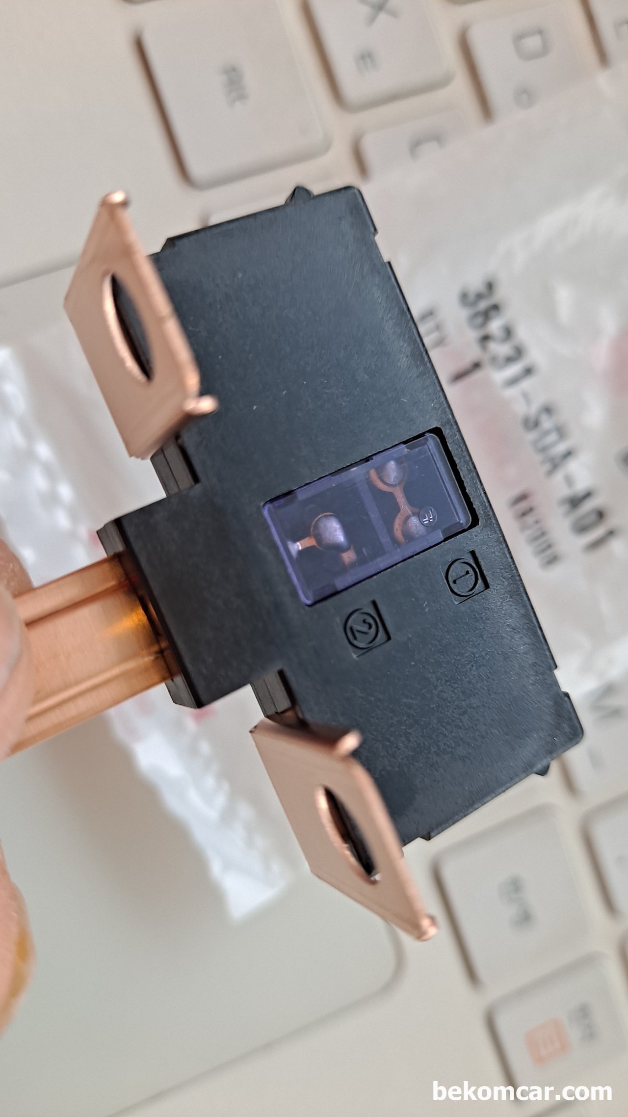 amayama.com 에서 구매한 부품이 도착하여 확인한 기분좋은 날이다 | bekomcar.com