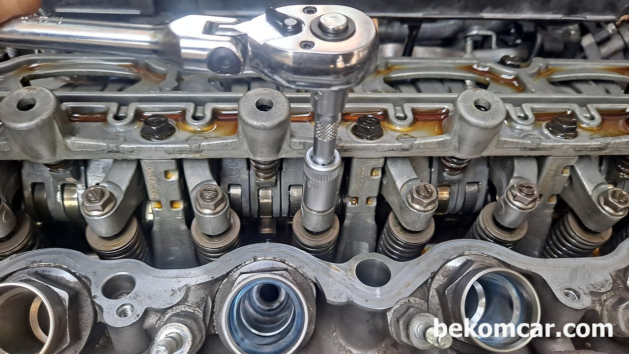 10년이 넘으면 각종 누유가 발생할수 있다 | 베콤카 (bekomcar.com)